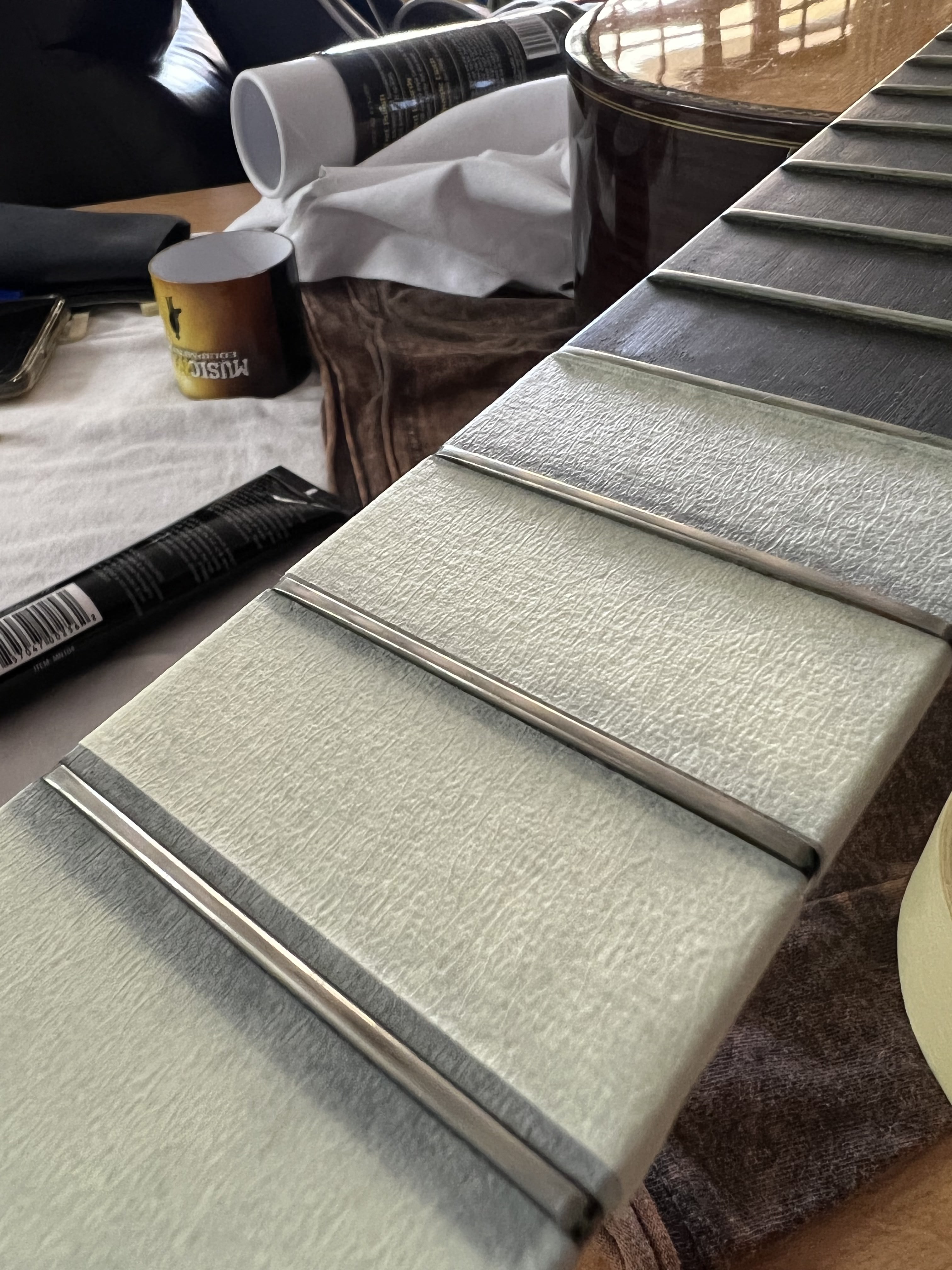 How to maintain your guitar – Poco Music Studio